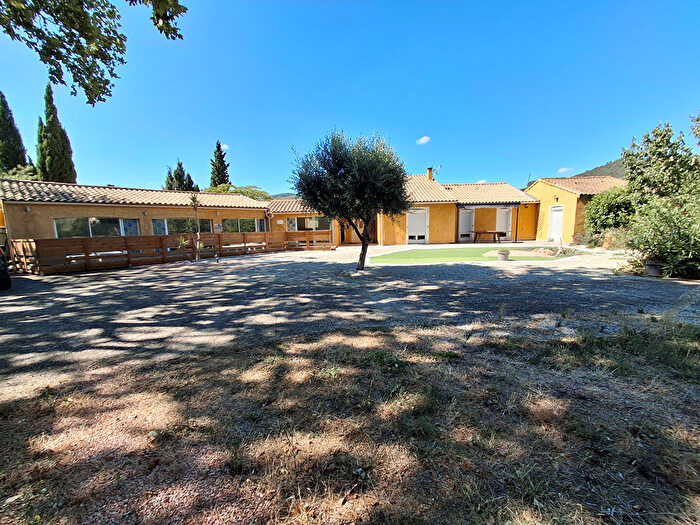 Maison à vendre - Villeneuve-les-Corbières - 7 pièces - 4 chambres