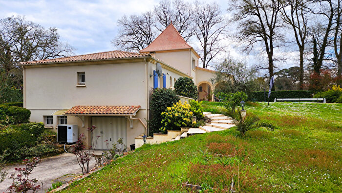 Maison à vendre - Fourques-sur-Garonne - 8 pièces - 4 chambres