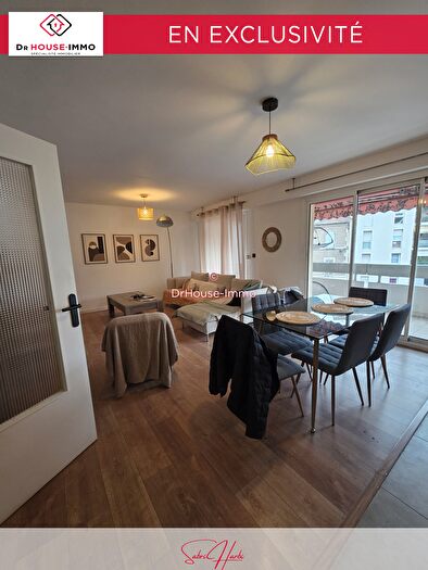 Appartement à vendre - Marseille e , La Joliette - 4 pièces - 2 chambres