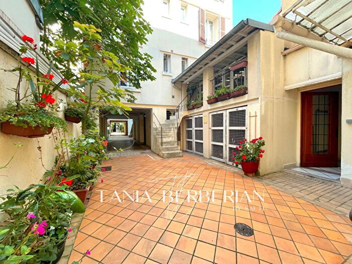 Appartement à vendre - Suresnes, Carnot, Gambetta - 2 pièces - 1 chambre