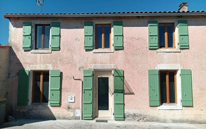 Maison à vendre - Nuaillé-dAunis - 5 pièces - 3 chambres