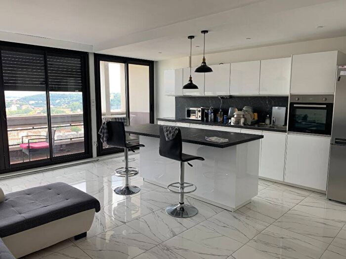 Appartement à louer - La Duchère, Lyon ème - 4 pièces - 3 chambres