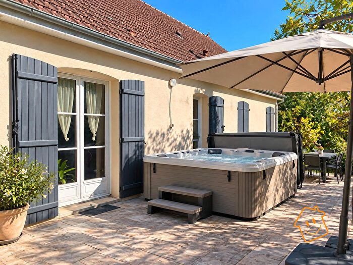 Maison 5 pièces à Plaimpied-Givaudins, à vendre
