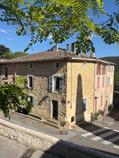 Maison à vendre - Sainte-Anastasie-sur-Issole - 5 pièces - 3 chambres