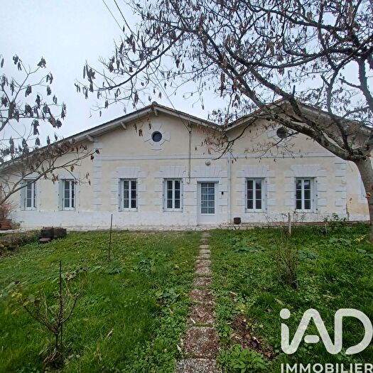 Maison à vendre - Saint-Bonnet-sur-Gironde - 6 pièces - 4 chambres