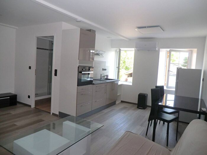 Fontaines-dOzillac : Appartement 2 pièces à louer