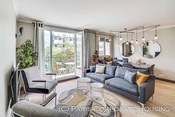 Appartement à louer - Dupleix-Motte Picquet, Paris ème arrondissement - 3 pièces - 2 chambres