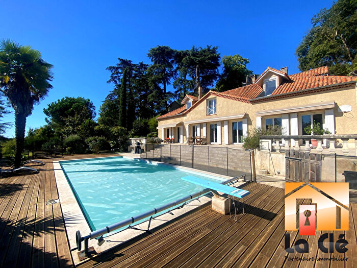 Maison à vendre - Pont-du-Casse - 9 pièces - 6 chambres