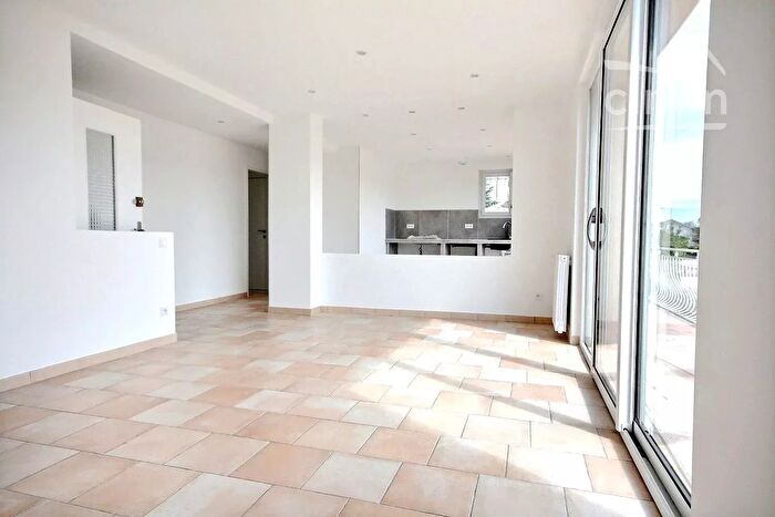 Appartement à louer - Bourg-lès-Valence, Plateau - 4 pièces - 3 chambres