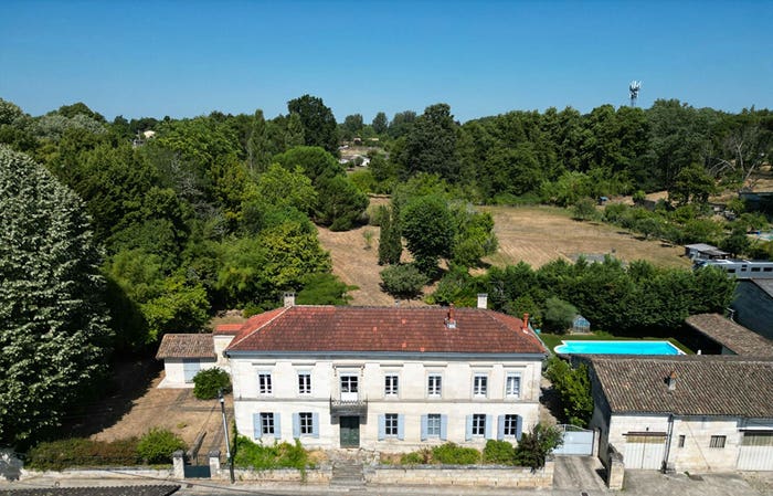 Maison 15 pièces à postalCode, à vendre