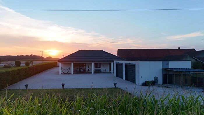 Maison à vendre - Chaînée-des-Coupis - 5 pièces - 3 chambres