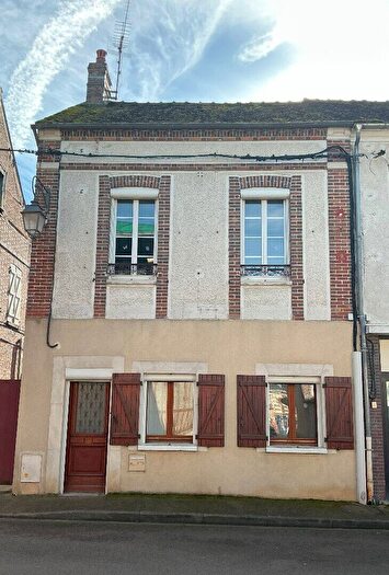 Maison à louer - Bourg et Hameaux Rive Droite, Villeneuve-sur-Yonne - 3 pièces - 2 chambres