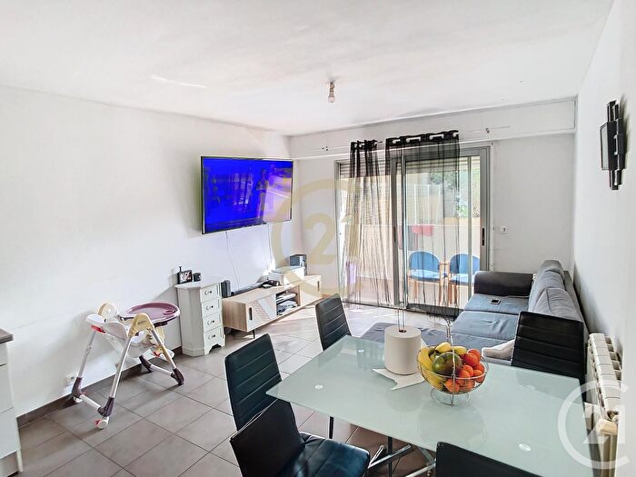 Maisons à vendre et appartements à louer - 1