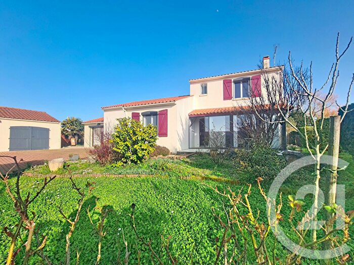 Maison à vendre - Saint-Michel-en-lHerm - 6 pièces - 4 chambres