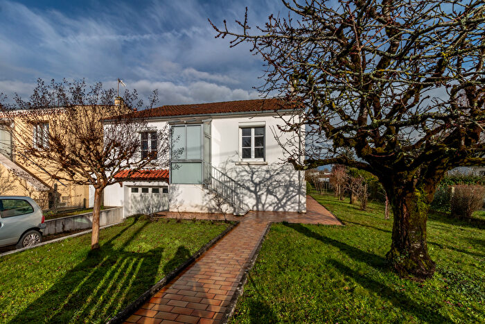 Maison à vendre - Saintes, La Gare, Sébastien de Brouard, La Fenêtre - 4 pièces - 3 chambres