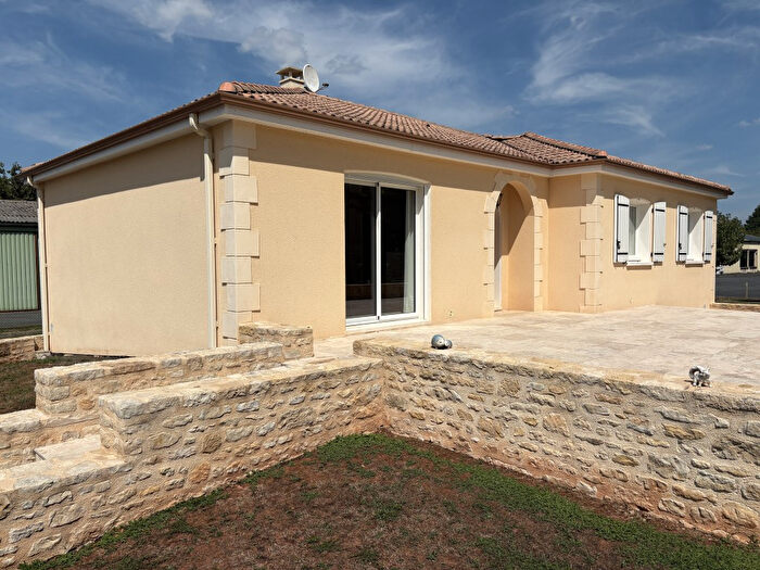Maison 4 pièces à Ayen, à vendre