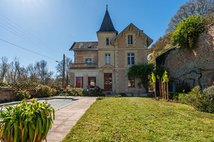 Maison à vendre - Saint-Étienne-de-Chigny - 8 pièces - 5 chambres