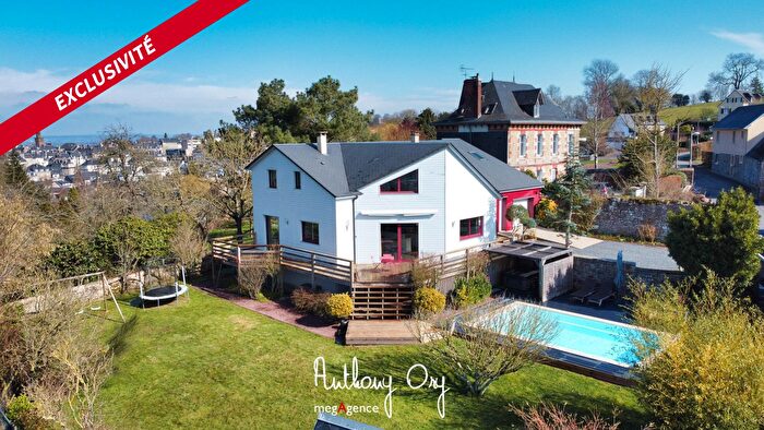 Maison à vendre - Vire, Centre-ville, Gare - 6 pièces - 4 chambres