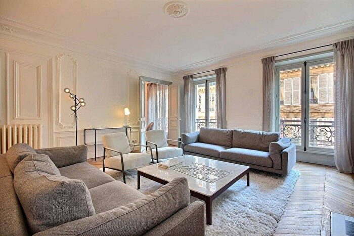 Appartement à louer - Triangle dOr, Paris ème arrondissement - 3 pièces - 3 chambres