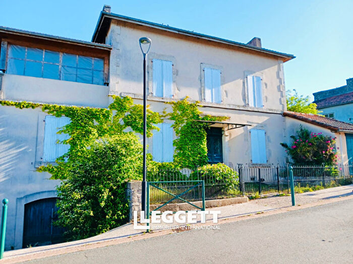 Maison 11 pièces à vendre à Saint-Santin-de-Maurs