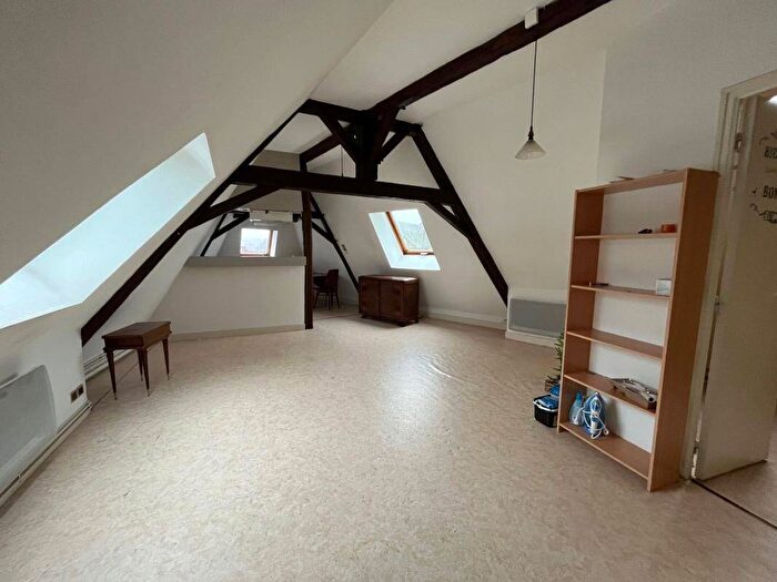 Appartement à louer - Nord, Saint-Yrieix-la-Perche - 1 pièce