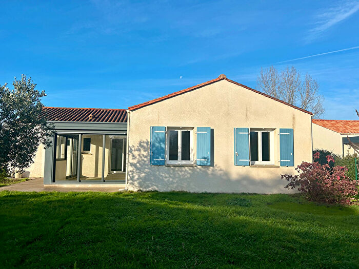 Maison à vendre - Saint-Michel-en-lHerm - 4 pièces - 3 chambres