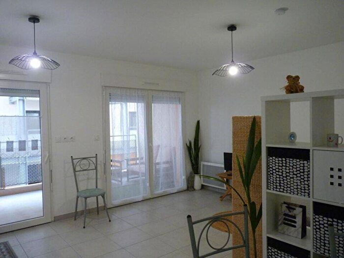Appartement 1 pièce à Mas de la Capelière-Sambuc-Palunette-Saint Seren, Arles, à louer