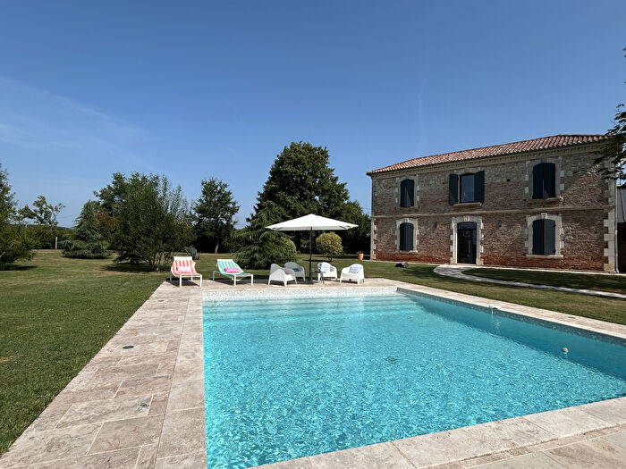 Maison à vendre - Agen - 9 pièces - 5 chambres