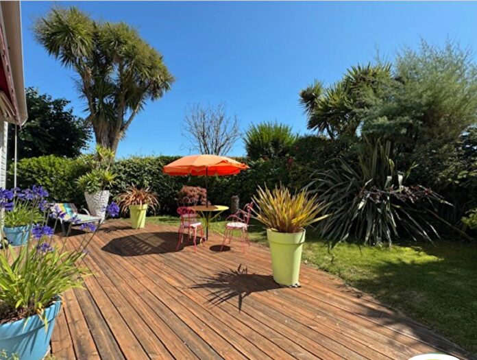 Coudeville-sur-Mer : Maison 7 pièces à vendre