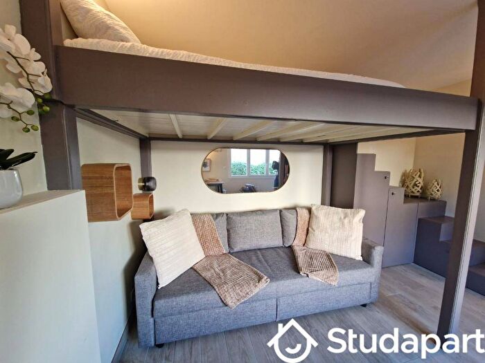 Appartement à louer - Ponteil, Antibes - 1 pièce