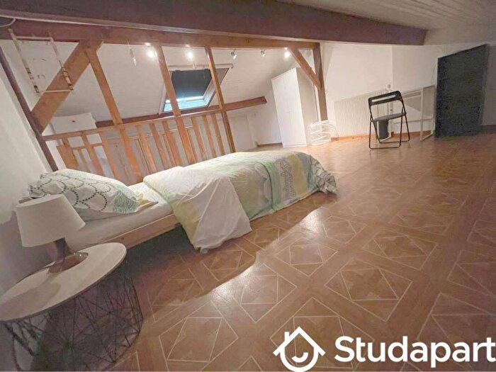 Appartement 1 pièce à Faisanderie Bas-Gare, Villeneuve-le-Roi, à louer