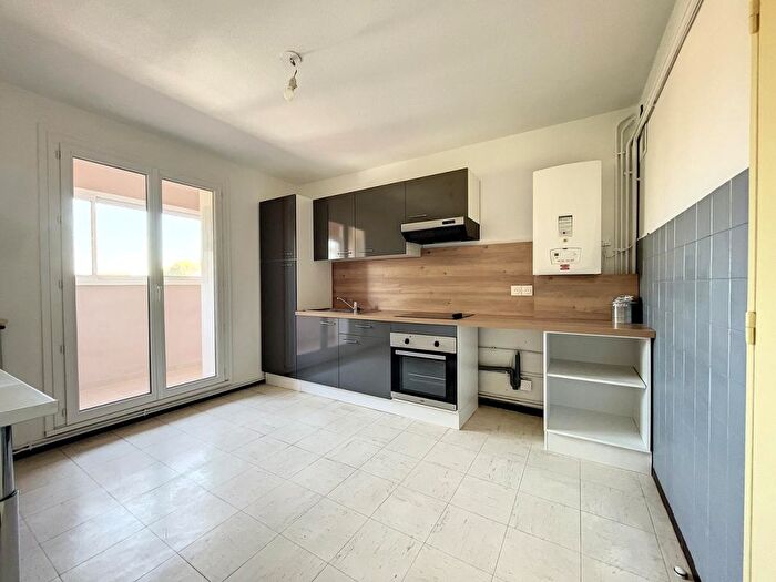 Sénas - Appartement 4 pièces à louer