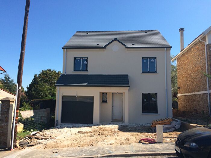 Maison à vendre - Lagny-sur-Marne, Tassigny, Leclerc - 6 pièces - 4 chambres