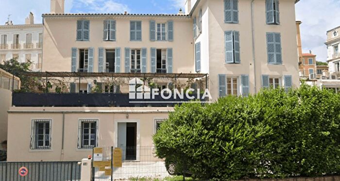 Appartement à vendre - Hyères, Centre-ville - 5 pièces - 3 chambres