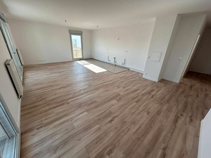 Appartement à louer - Bois dAmour-Porte de Paris-Courlancy, Reims - 4 pièces