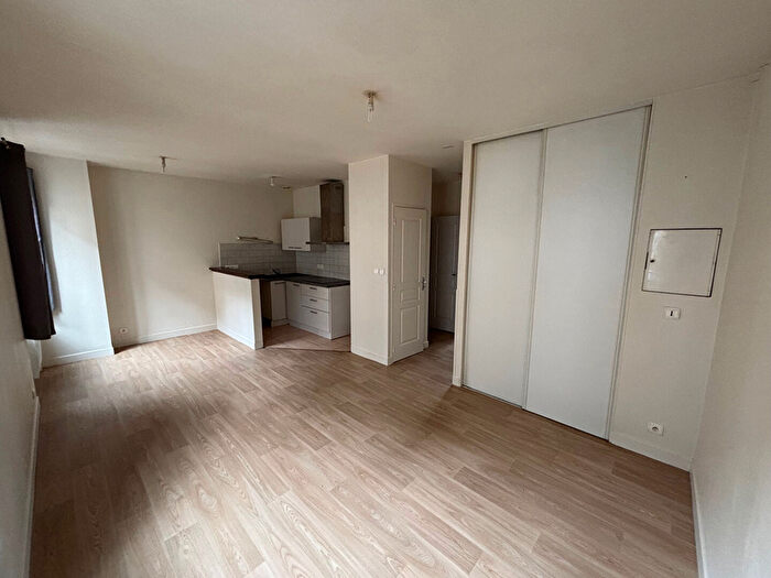 Appartement 2 pièces à louer à Brive-la-Gaillarde, Centre-ville, Pont Cardinal, Champanatier
