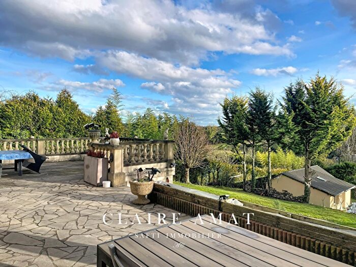 Maison à vendre - Mareil-sur-Mauldre - 7 pièces - 4 chambres