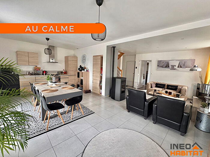 Maison 5 pièces à La Mézière, à louer