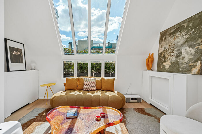 Appartement 2 pièces à Paris 8ème, Saint-Philippe du Roule, à louer