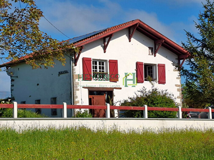 Maison à vendre - Lohitzun-Oyhercq - 4 pièces - 3 chambres