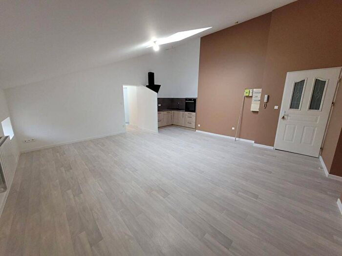 Appartement 3 pièces à louer à Fains-Véel