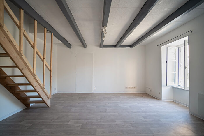 Maison à louer - Saint-Prouant - 4 pièces - 3 chambres