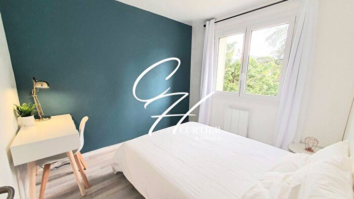 Appartement à louer - Le Village, Saint-Martin-dHères - 4 pièces - 3 chambres