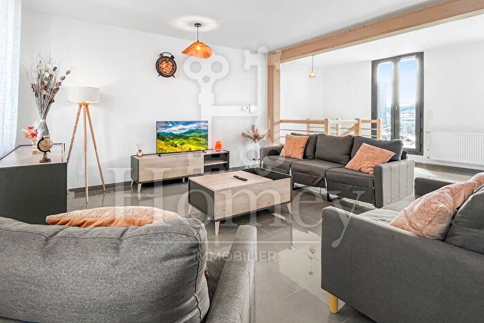 Appartement à louer - Centre, Annemasse - 4 pièces - 3 chambres