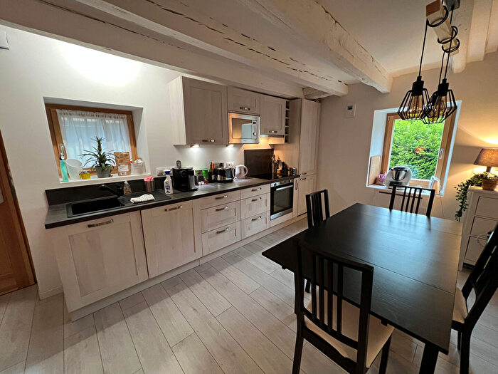 Maison à louer - Farges - 4 pièces - 3 chambres