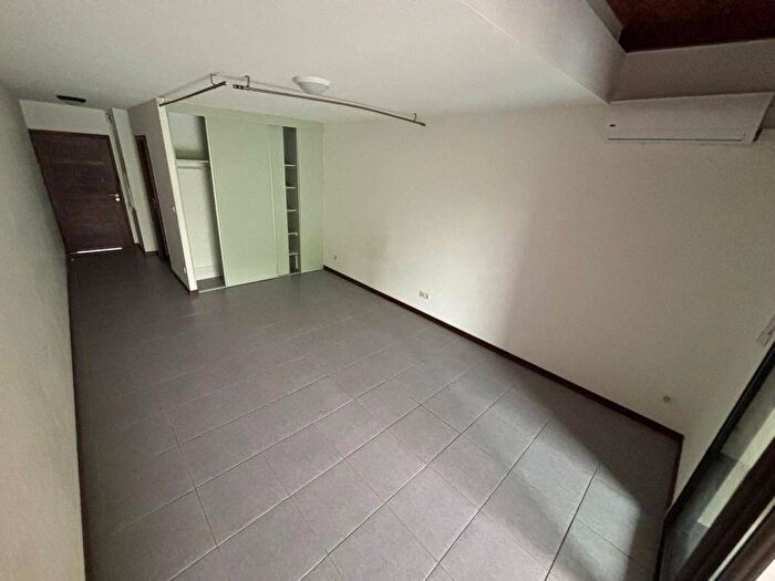 Appartement 1 pièce à Remire-Montjoly, à louer