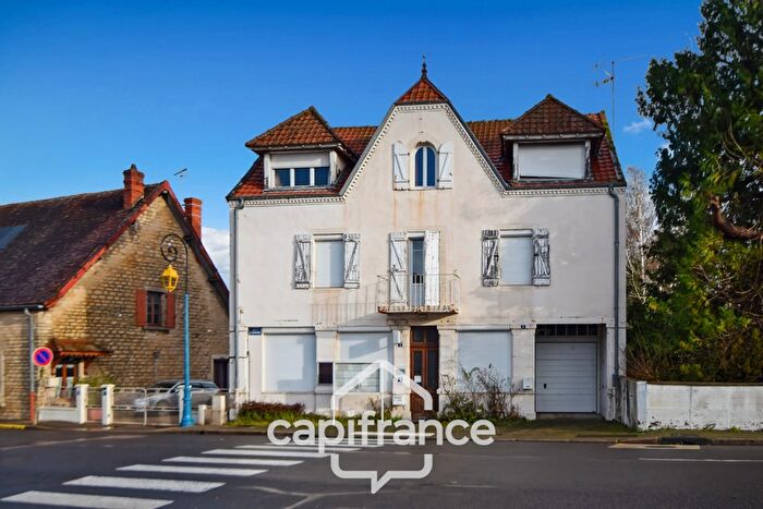 Maison à vendre - Saint-Germain-du-Bois - 12 pièces - 6 chambres