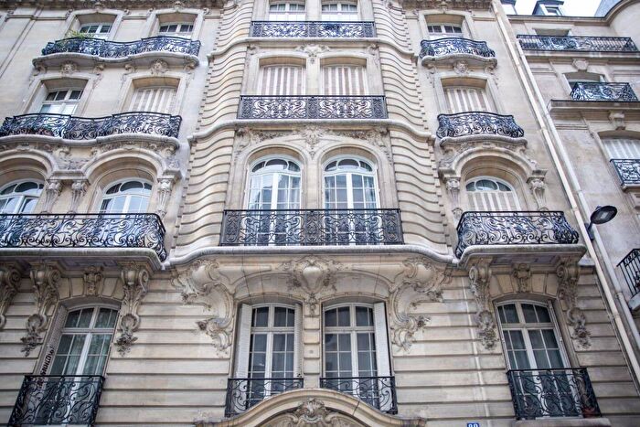 Appartement à louer - Porte Dauphine, Paris ème arrondissement - 4 pièces - 2 chambres