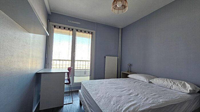 Appartement à louer - Bordeaux, Grand Parc - 1 pièce - 4 chambres