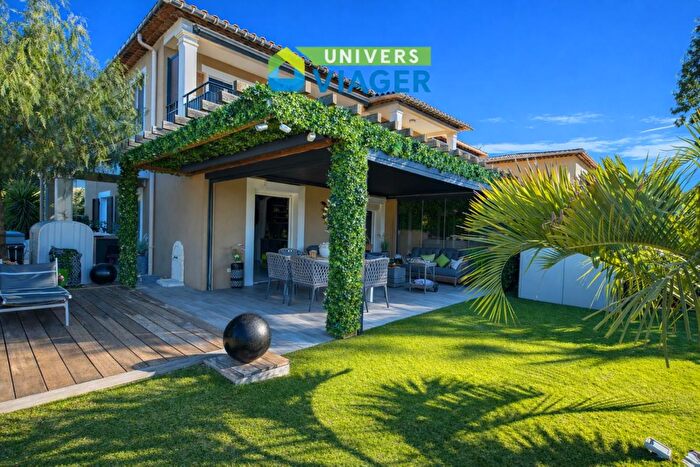 Appartement à vendre - Sainte-Maxime, Saquèdes, Quilladou, Garonnette, Golfe - 3 pièces - 2 chambres